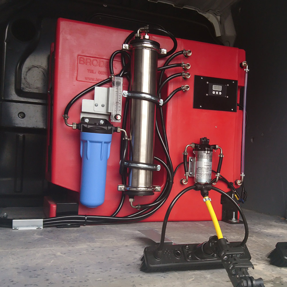 E250 Water Fed System - Brodex