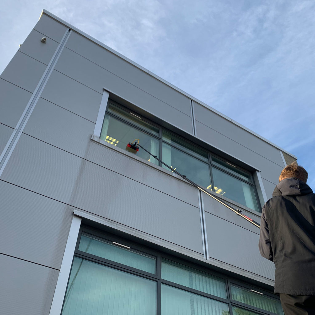 Raptor Hybrid Water Fed Pole for Window Cleaning - Brodex